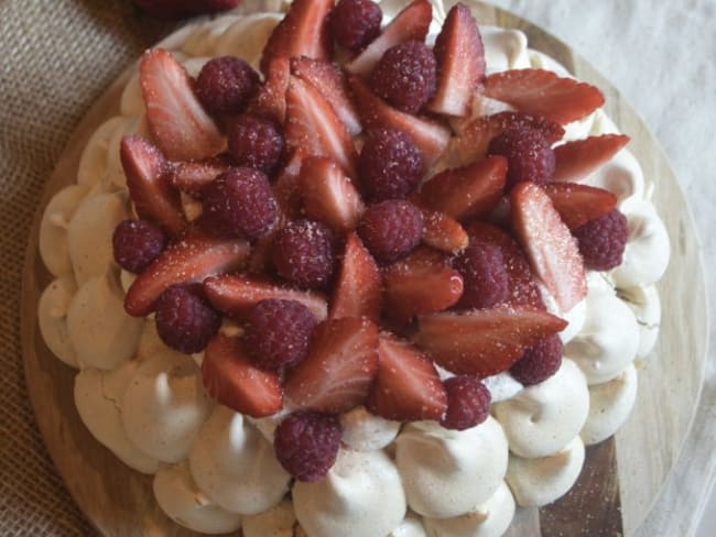 Ma Pavlova aux fruits rouges - Recette par Quand Julie Pâtisse
