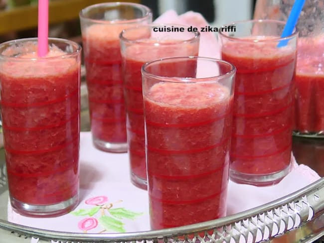 Rien de mieux qu'une bonne recette de jus de fruits frais pressé le matin