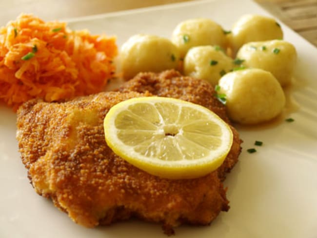 Escalope viennoise : la véritable Wiener Schnitzel - Recette par Cookismo