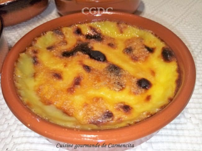 Crème catalane parfumée à l'orange et la cannelle - Recette par Carmen
