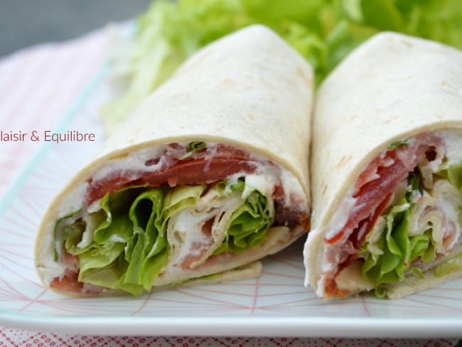Wraps à l’italienne de jambon fumé, tomates, parmesan, salade et ...