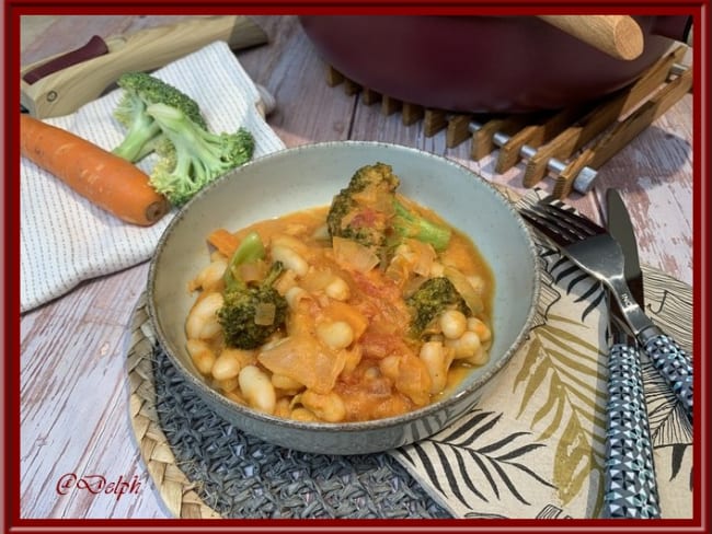 Curry végétarien de brocoli aux carottes et haricots blancs - Recette ...