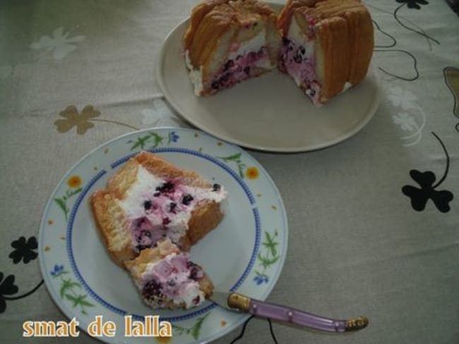 Charlotte facile et rapide aux fruits rouges - Recette par smat de lalla