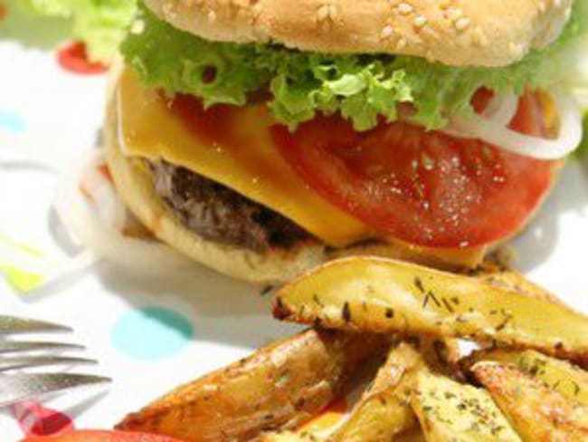 Burger classique et ses Potatoes - Recette par Bouilles Gourmandes