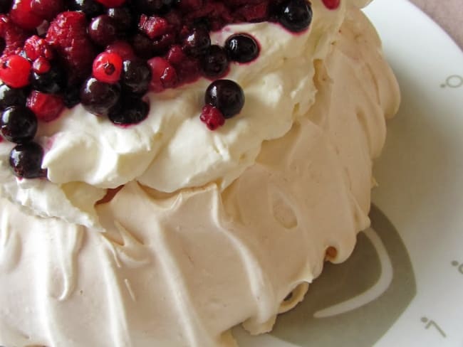 Pavlova aux fruits rouges - Recette par Une aiguille dans l potage