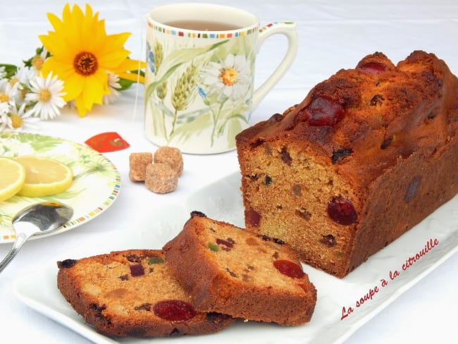 Cake aux fruits confits - Recette par La soupe à la citrouille