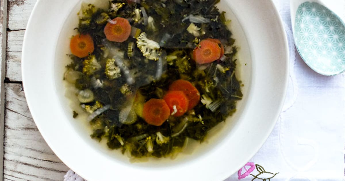 Bouillon détox aux légumes verts : recette Bouillon détox aux légumes verts