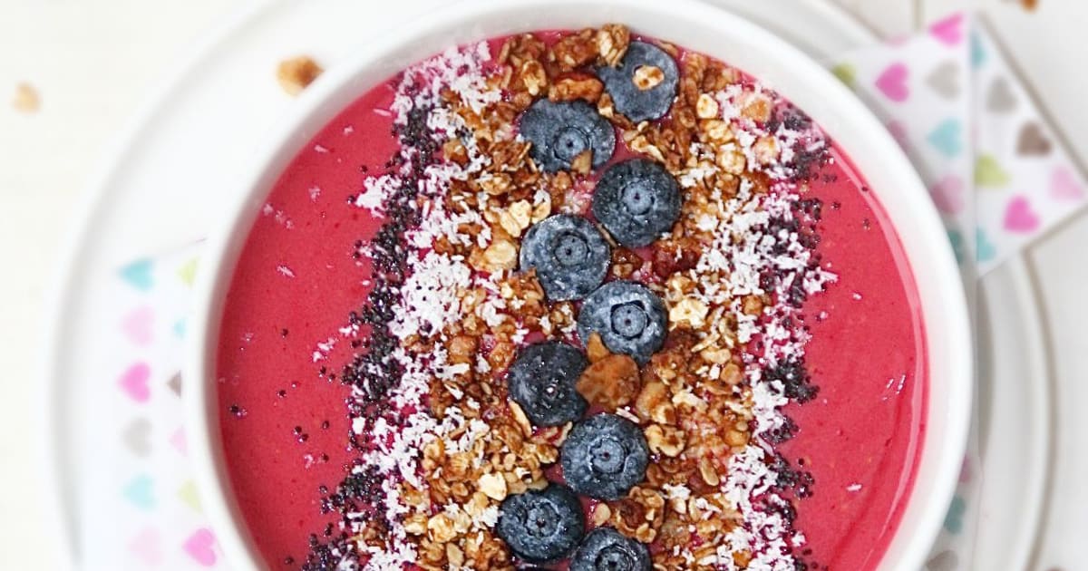 Smoothie bowl aux fruits rouges - Recette par Agnès de Gourmande & Toquée