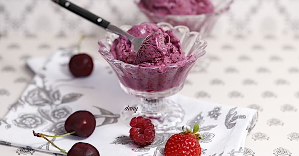 Crème glacée express aux fruits rouges - Recette par épicétout