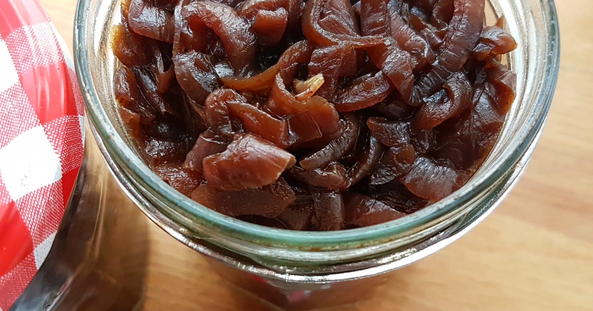 Confiture d’oignons rouges au vinaigre balsamique - Recette par ...