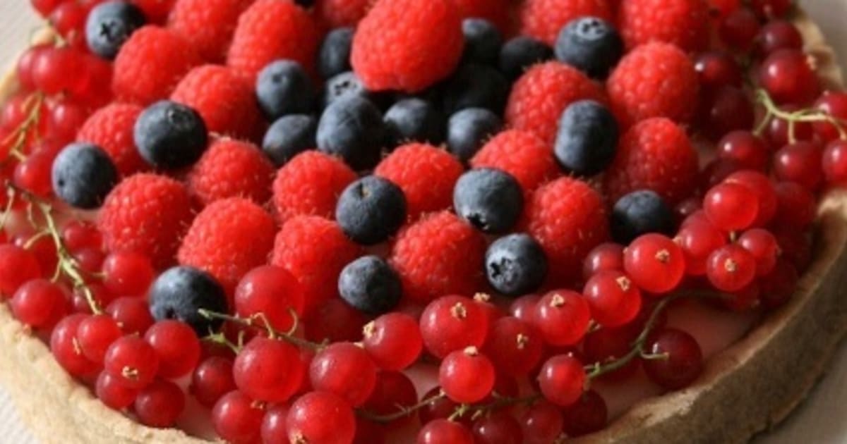 Tarte à la crème de verveine - rhubarbe aux fruits rouges - Recette par ...