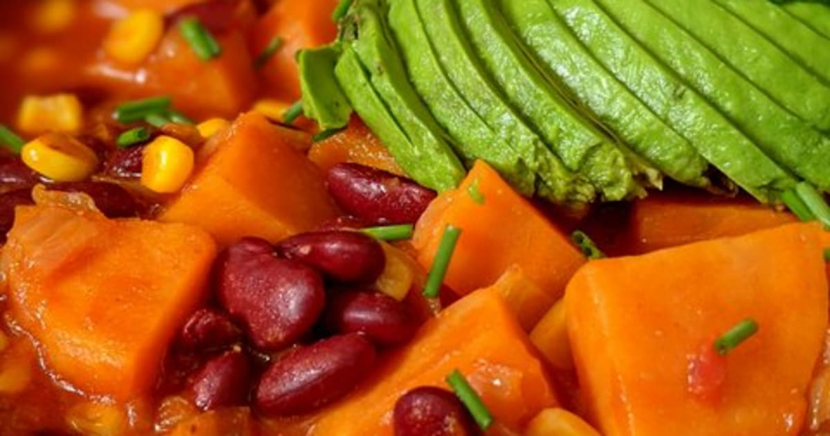 Chili épicé aux haricots noirs et patates douces. - Recette par Nadji