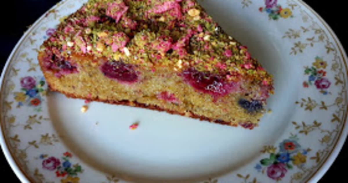 Recette Cake pâte de pistaches et fruits rouges