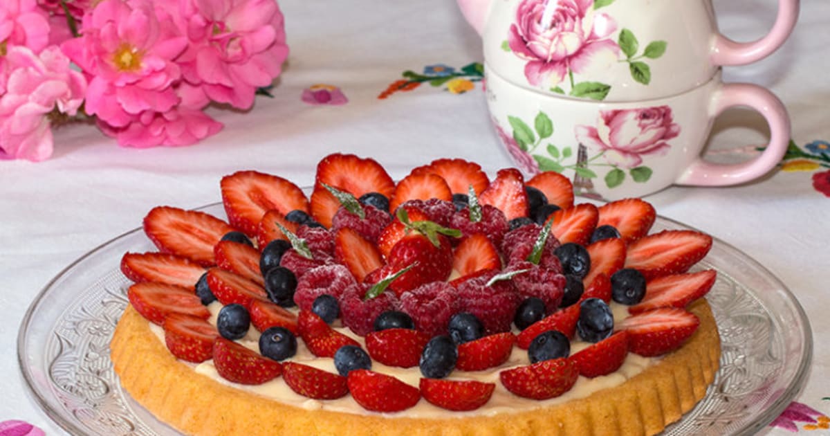 Tarte génoise aux fruits rouges, fraises, framboises et myrtilles ...