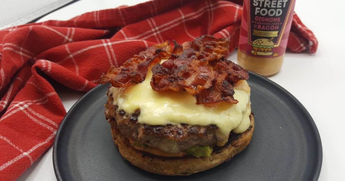 Hamburger au fromage à raclette - Recette par lacuisinedunetoquee