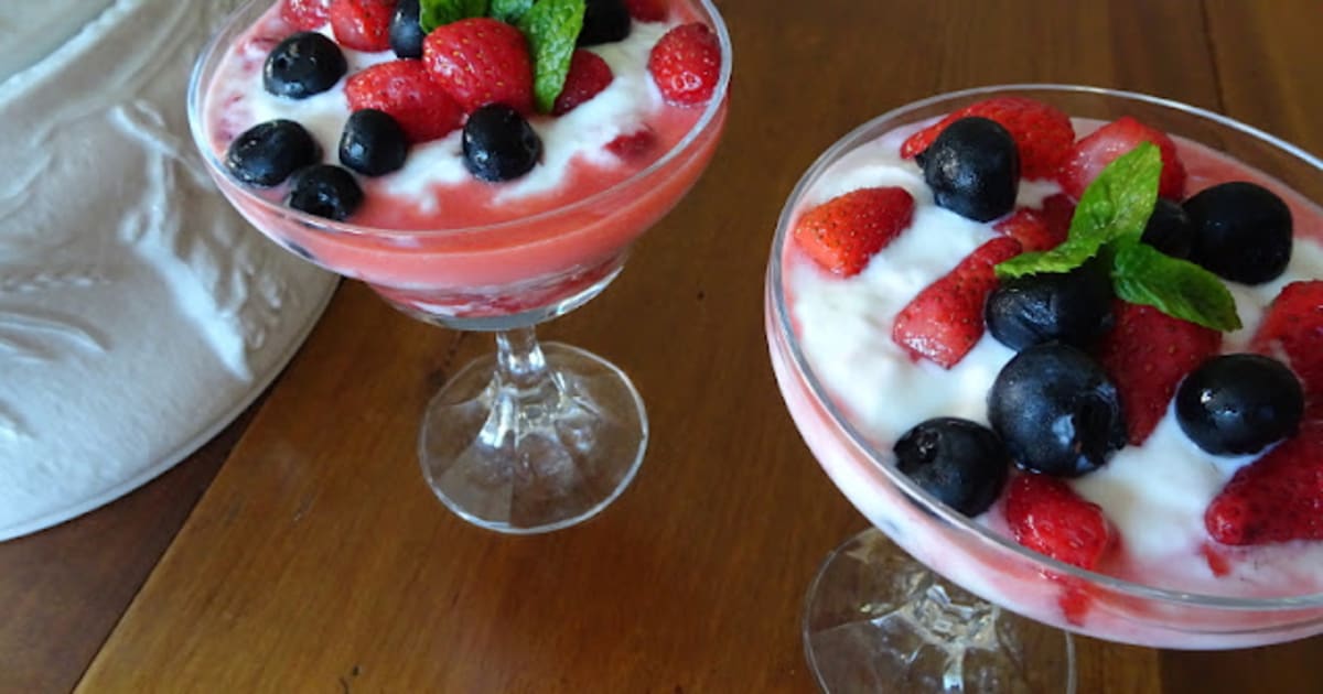 Fromage blanc aux fruits rouges et meringues : recette Fromage blanc ...