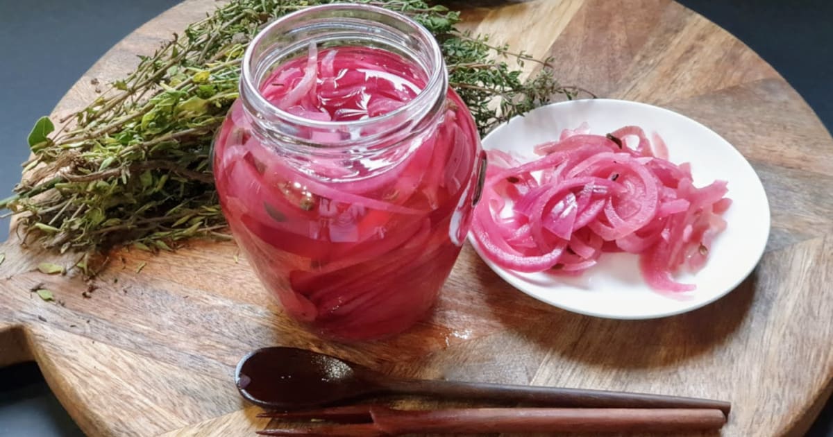 Comment faire des pickles d'oignons rouges maison ? - Recette par ...