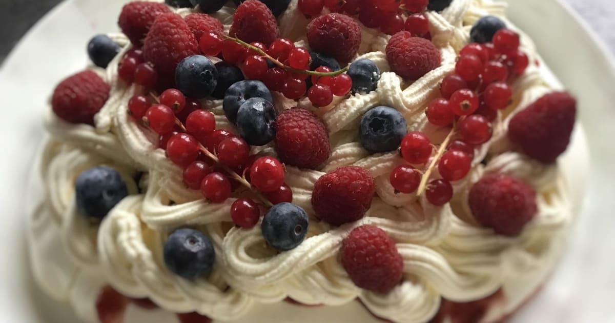 Pavlova facile aux fruits rouges - Recette par Recettes au companion ou pas