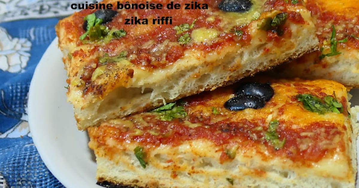 FOUGASSE AUTHENTIQUE BÔNOISE À LA SEMOULE - GROSSE PIZZA PLUTÔT ...