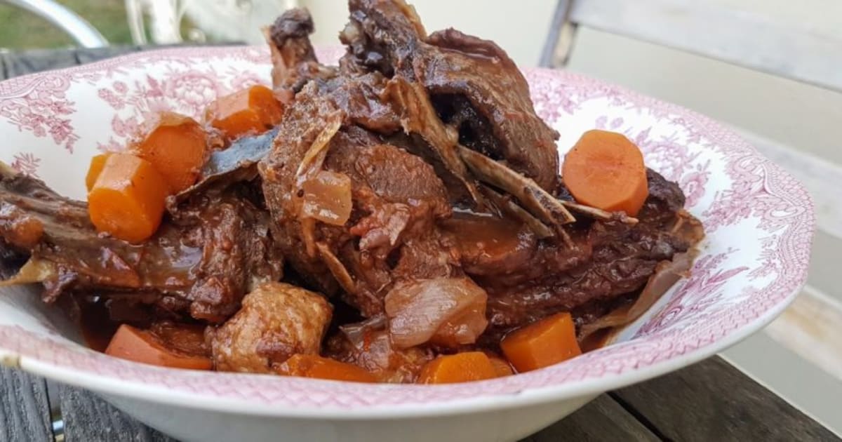 Civet de chevreuil façon grand veneur pour 4 personnes - Recette par VEB