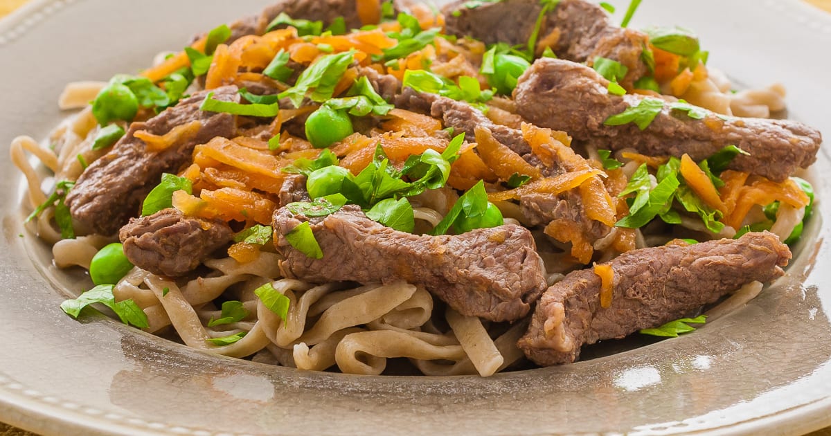 Cuisinons avec la sauce soja, un condiment asiatique qui relève ...