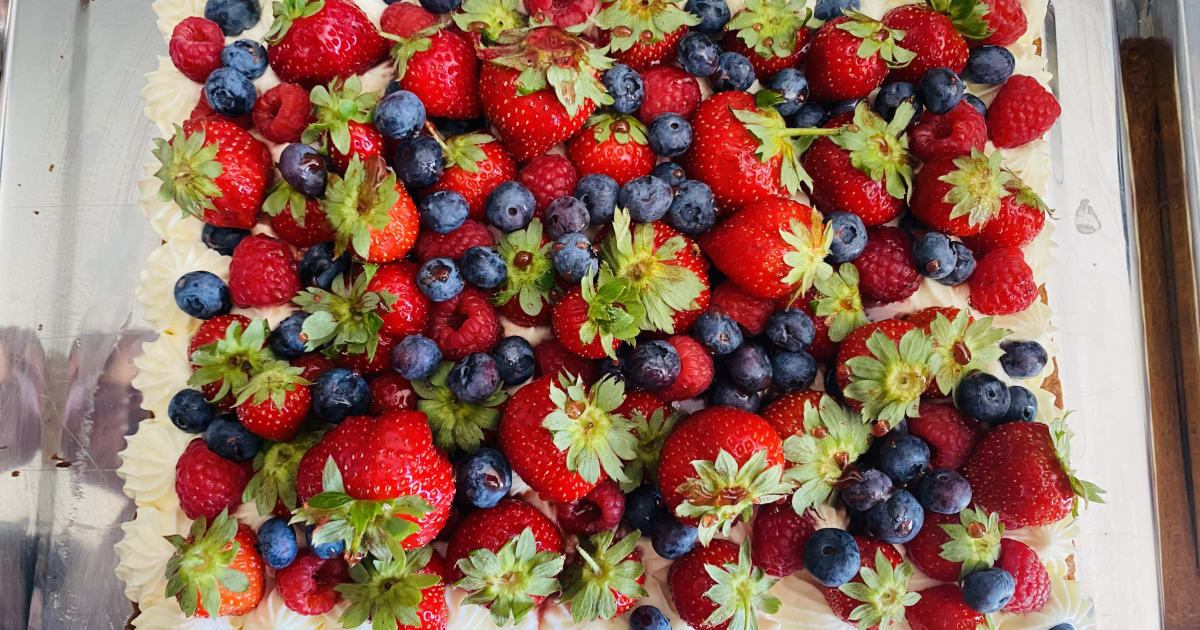 Tarte fraîcheur aux fruits rouges sur sablé breton - Recette par La ...