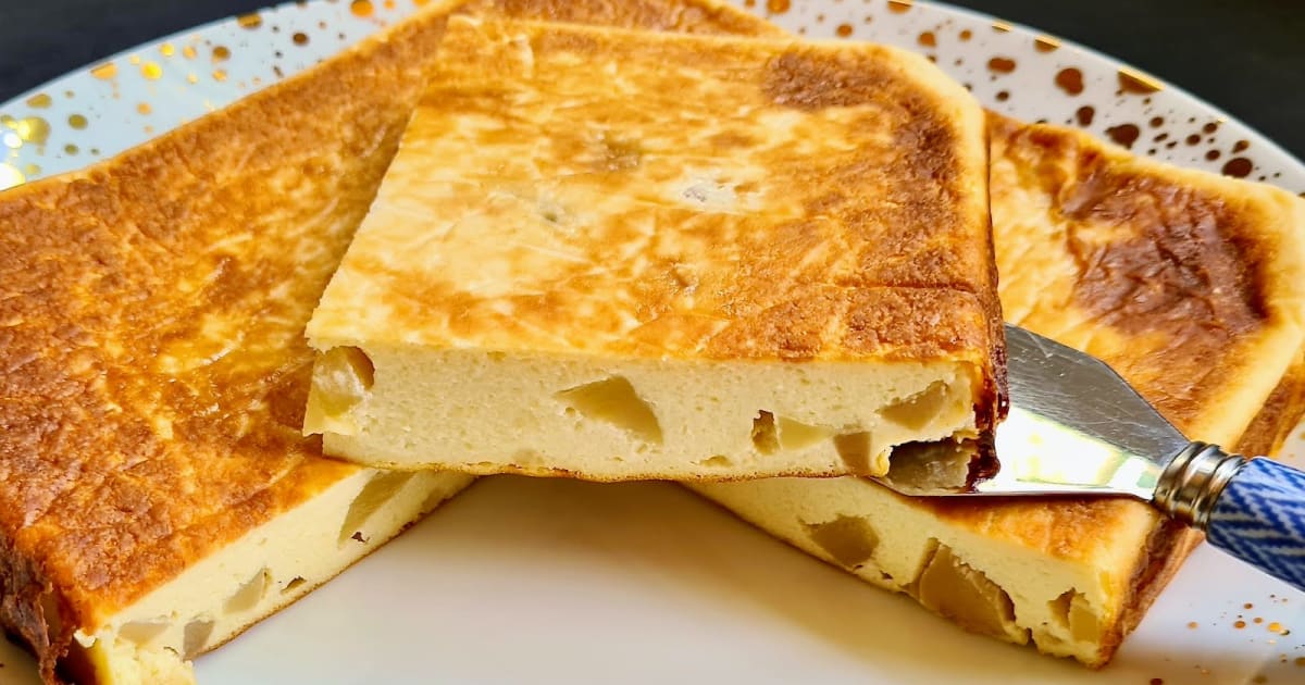 Fondant aux pommes à mi-chemin entre flan et gâteau de fromage blanc ...
