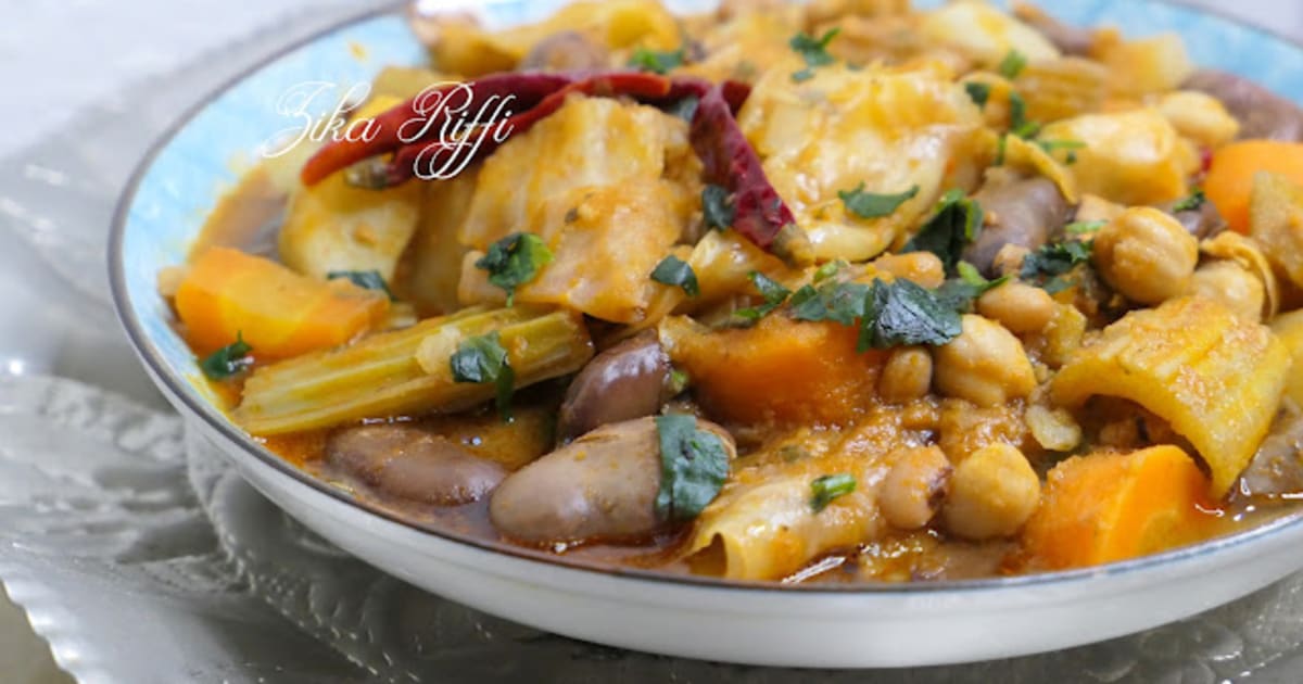 Tbaïkha typique du terroir de annaba- jardinière de légumes frais et ...