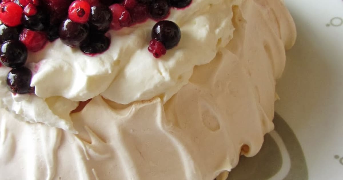Pavlova aux fruits rouges - Recette par Une aiguille dans l potage