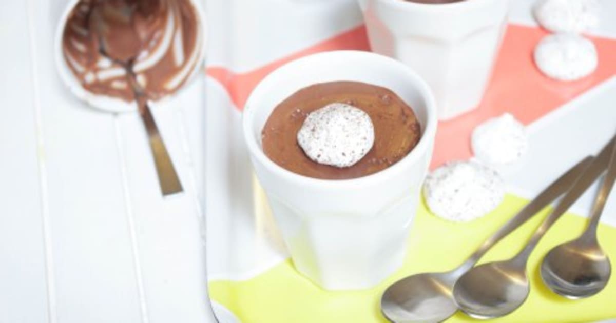 Recette Crèmes au chocolat et petites meringues