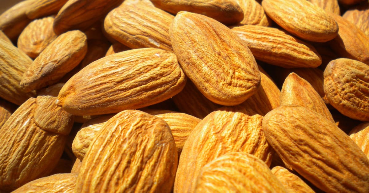 En poudre ou entiéres, concassées ou effilées, les amandes accompagnent ...