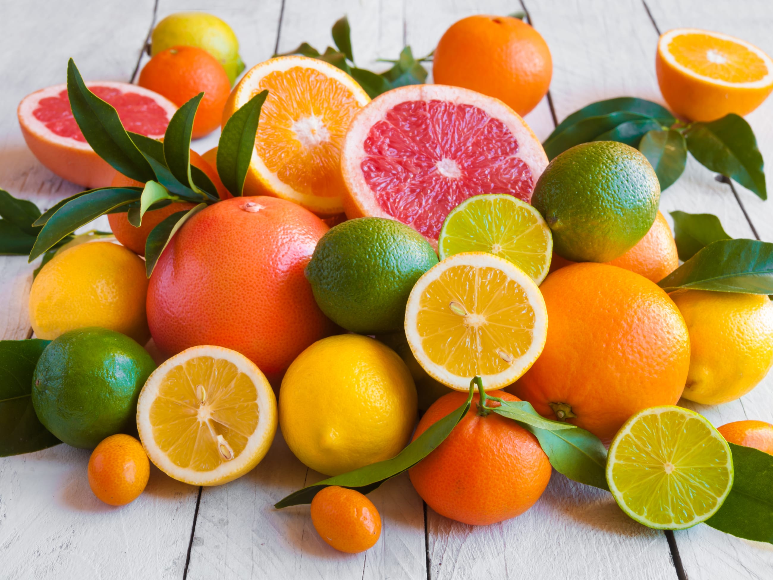 Présentation des agrumes : citron, clémentine, kumquat, orange ...