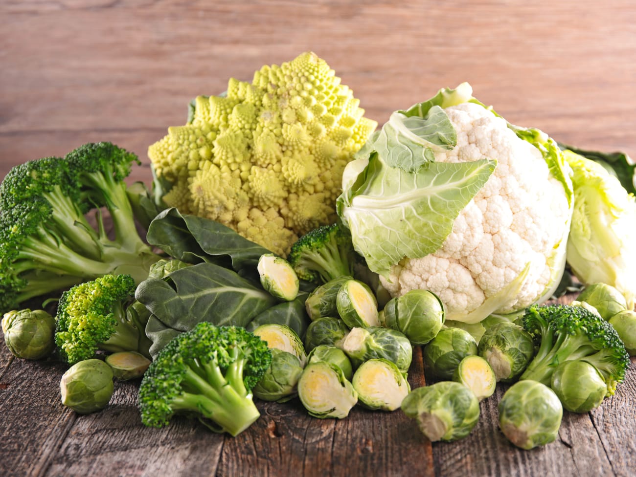 Présentations des choux : chou de Bruxelles, brocoli, chou-fleur, chou ...
