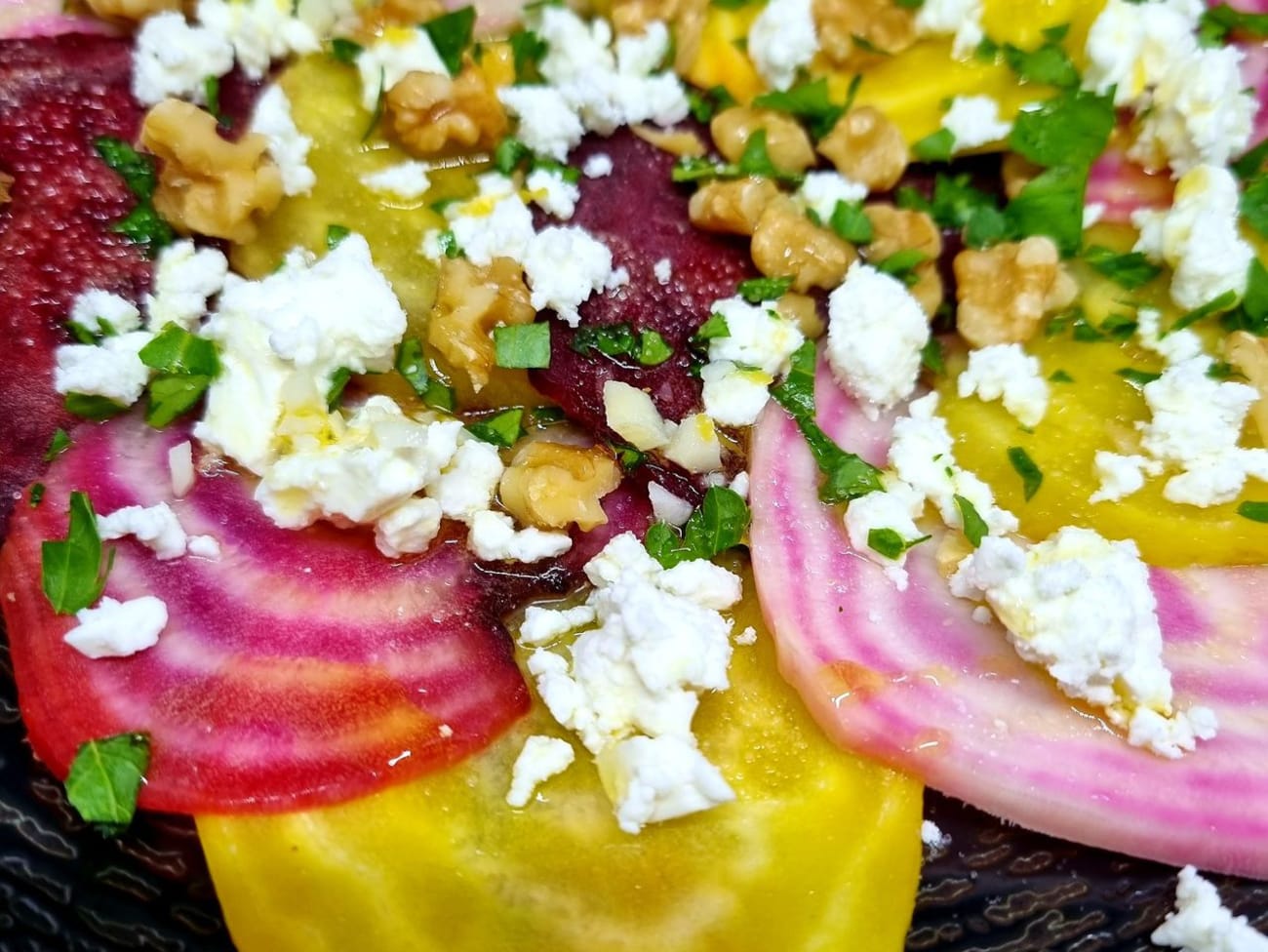 Joli carpaccio de betteraves à la fêta - Recette par Recettes de Clairette