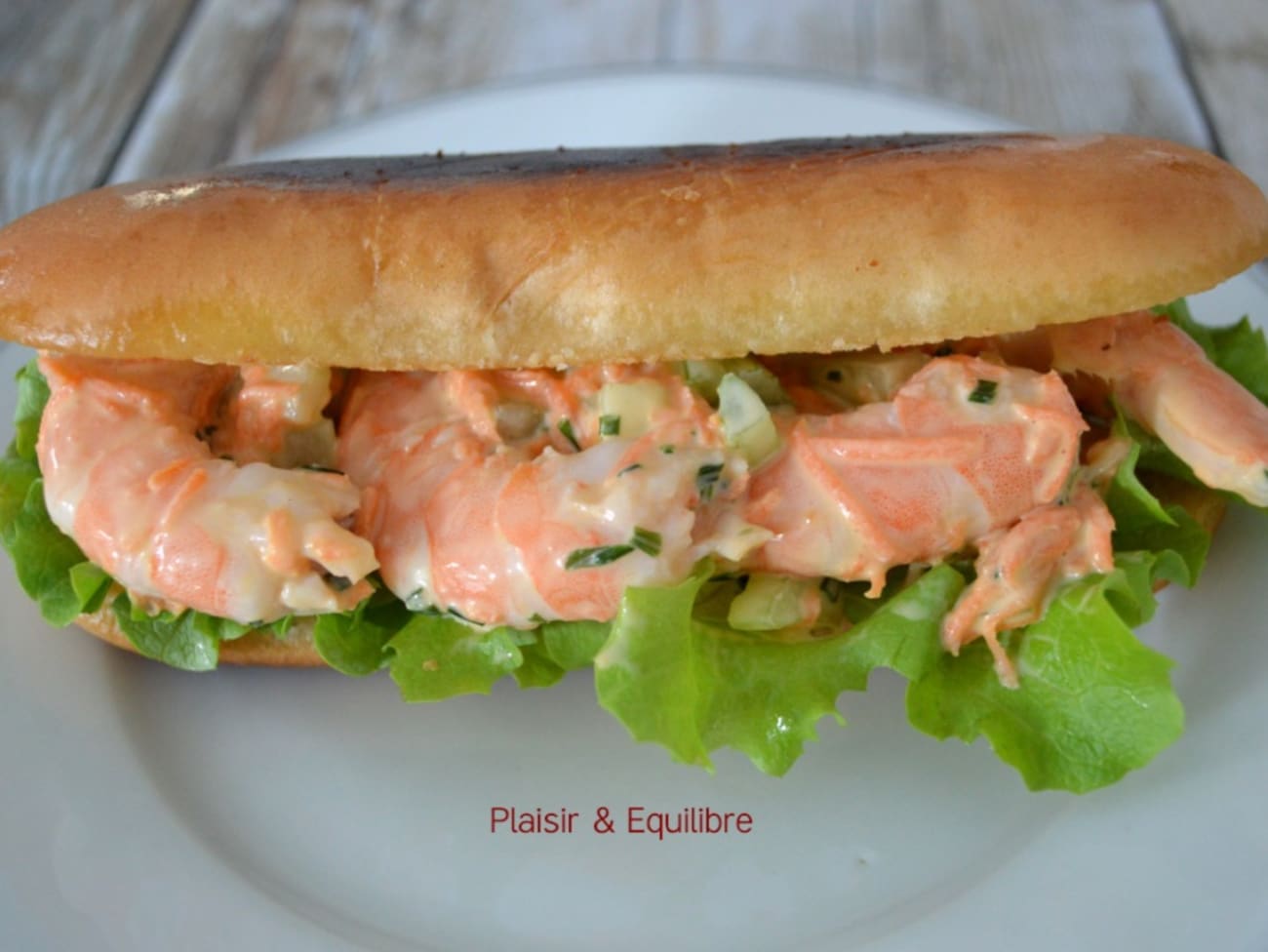 Guédille aux crevettes, le sandwich québécois - Recette par Plaisir et ...