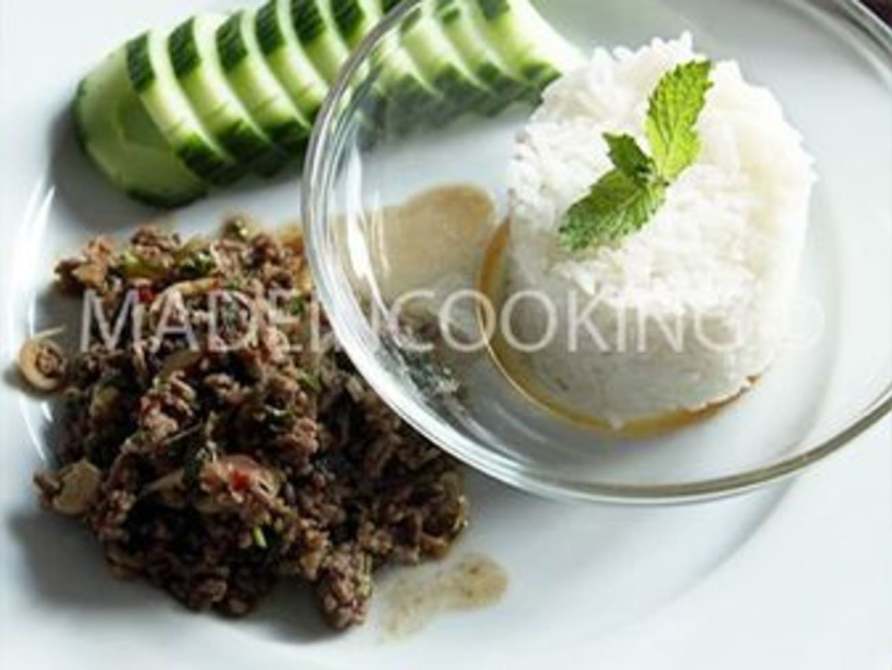 Laab moo ou larb moo au porc - Recette par Made in Cooking