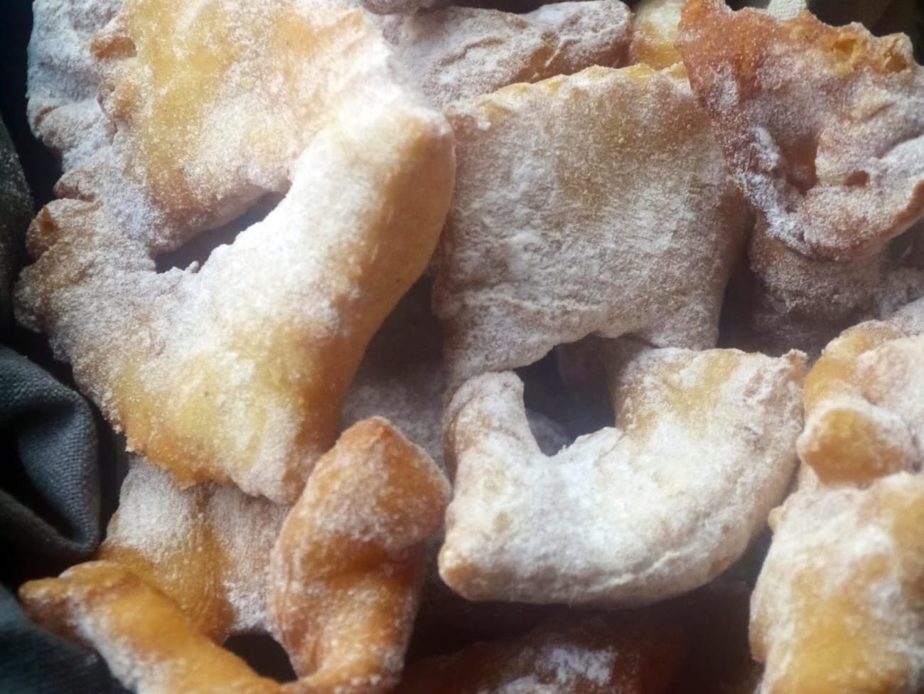 Bugnes lyonnaise - Recette par Les délices de lauriane
