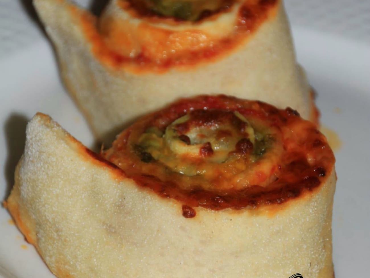 La Pizza Revisitée roulée - Recette par Saveurs & Expériences