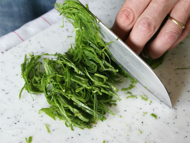 Chiffonade - Définition de chiffonade - Lexique du vocabulaire de cuisine