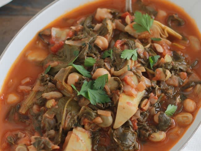 Tbikha aux blettes avec pois chiches, artichauts et fèves - Recette par ...