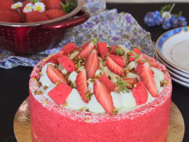 La charlotte aux fraises et à la pistache - Recette par Karine Cuisine
