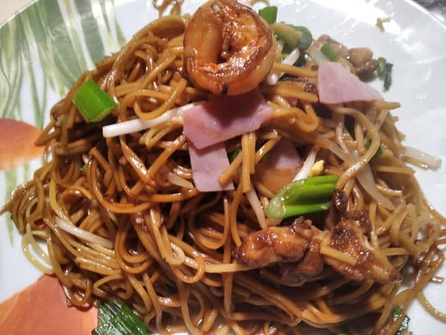 Sauté de mines au crevettes et poulet. - Recette par Chef Papounet