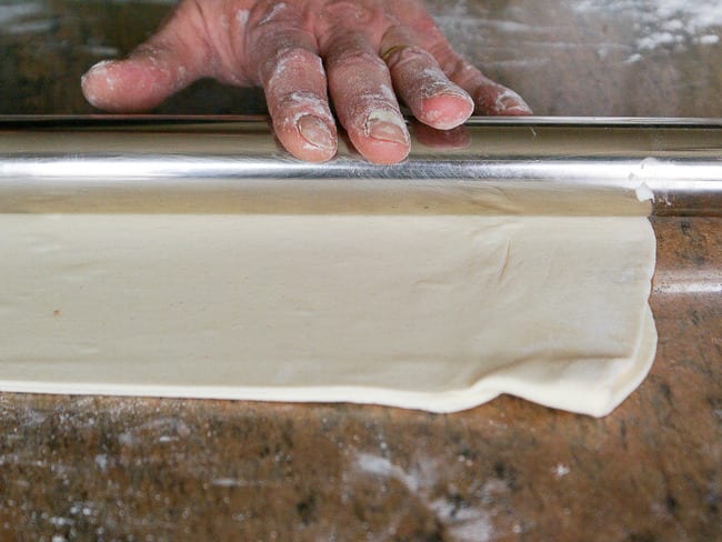 Pâte feuilletée rapide à 6 tours, sans phases de repos - Recette par ...