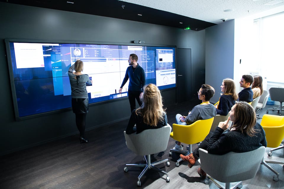 EY : Présentation complète - Consulting Buddies