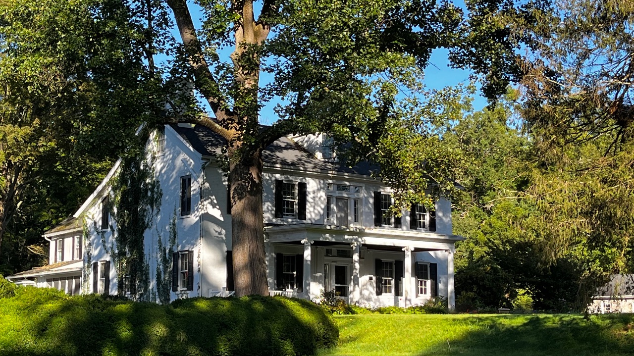 Archeology tour of the Colerain grounds