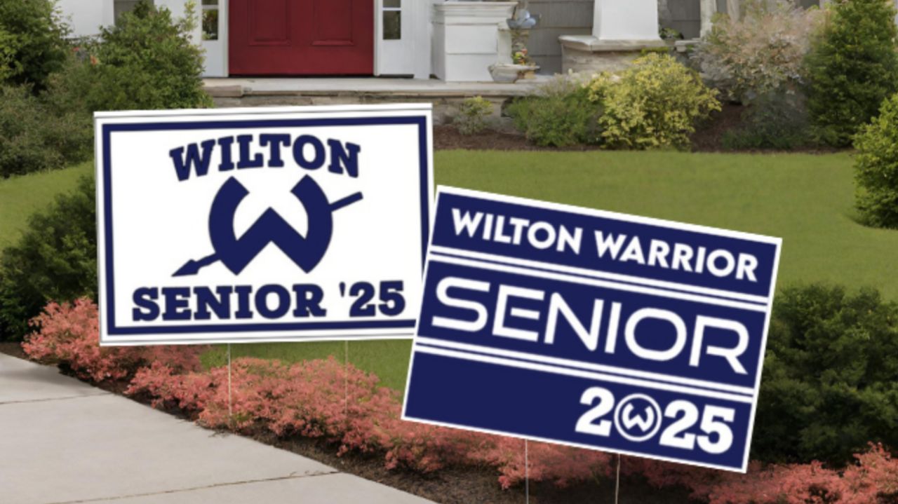 Class of 2025 Senior Signs