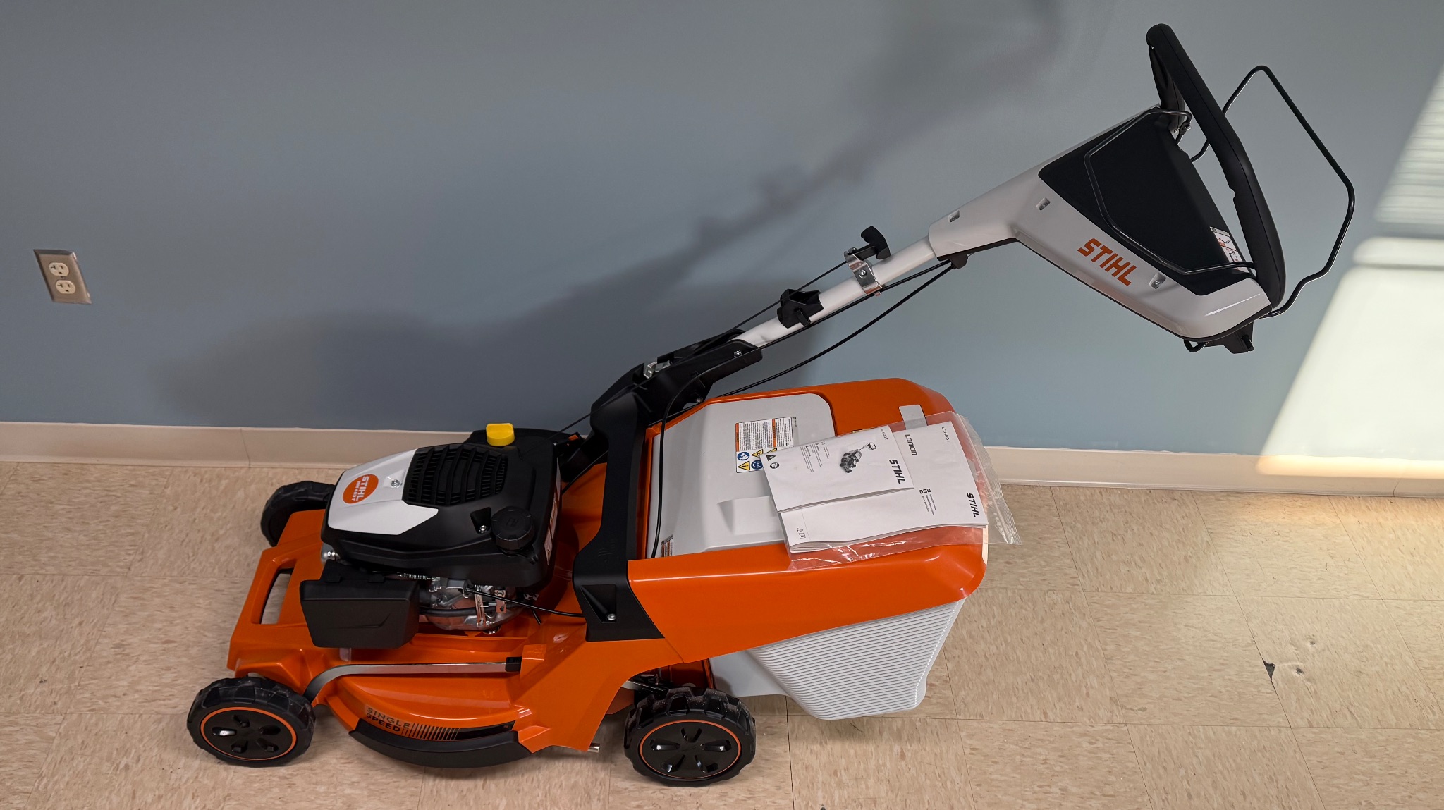 Item #84 - STIHL RM 453 T 21in. Gas Lawn Mower