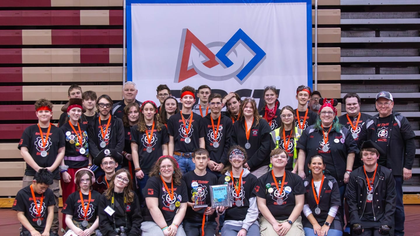 Send Red Thunder Robotics FRC 7166 to Worlds!