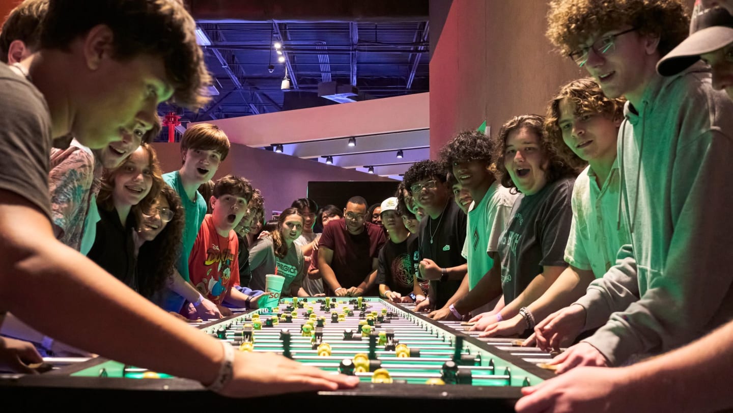 Escadrille Pinstack SLT/Freshman Mixer