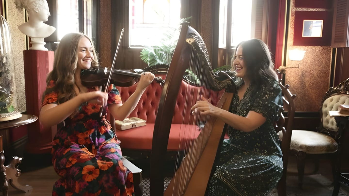 From St. Louis - Eileen Gannon & Eimear Arkins - Harp agus Fiddle